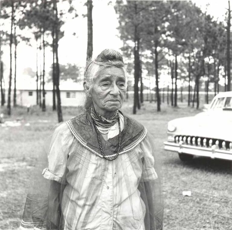 Spotlight on the Hollywood Seminole Reservation - Florida Seminole Tourism